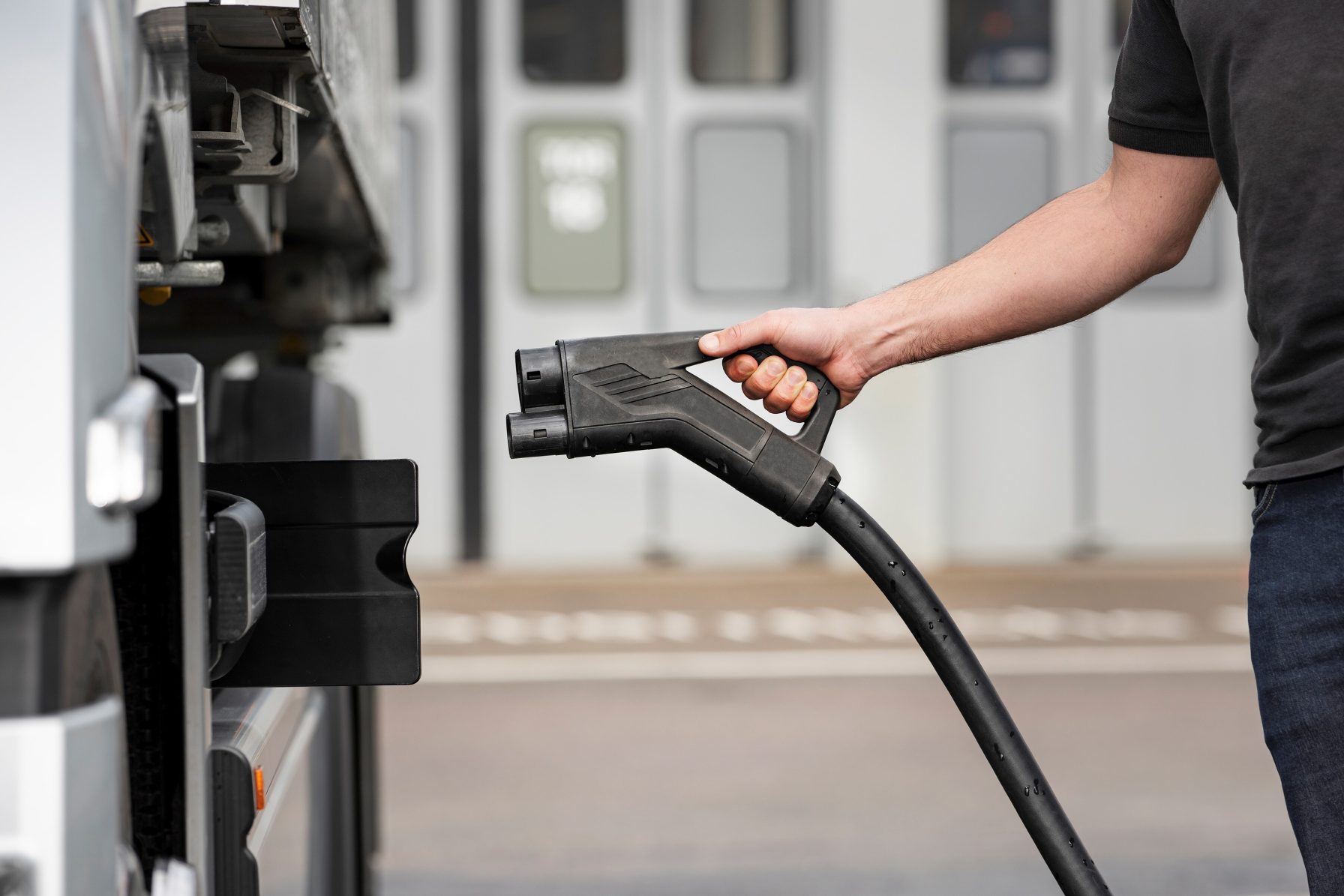 The basics of truck charging - Milence