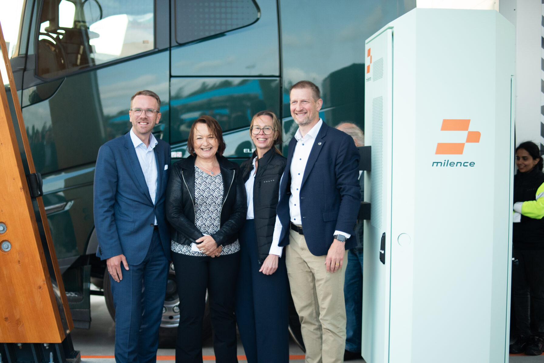 Milence demonstrates the first Megawatt Charging System (MCS) at the ...